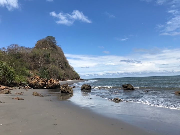 Hostería Pacific Stone Habitaciones Piscina, Playa - Esmeraldas