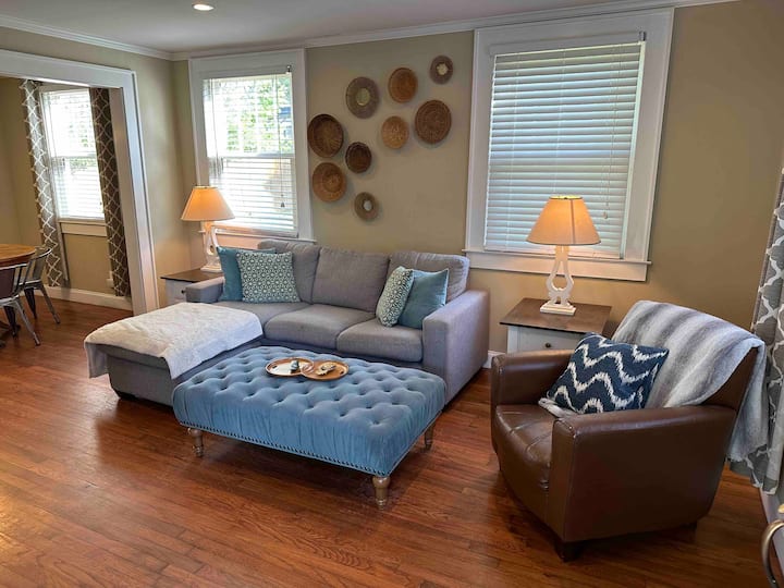 Cute Dilworth Bungalow - Close To It All - Charlotte, NC