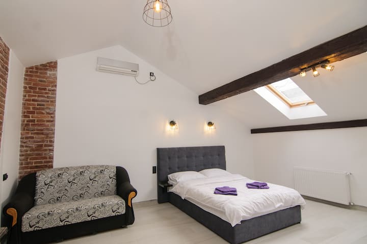 Апартаменти Лофт в центрі міста. - Lviv