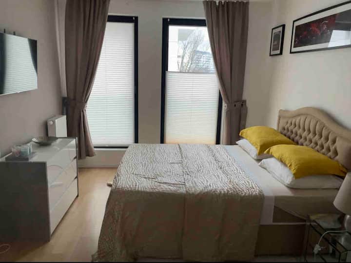 Chambre Spacieuse, Propre Dans Un Appartement Calm - Forest