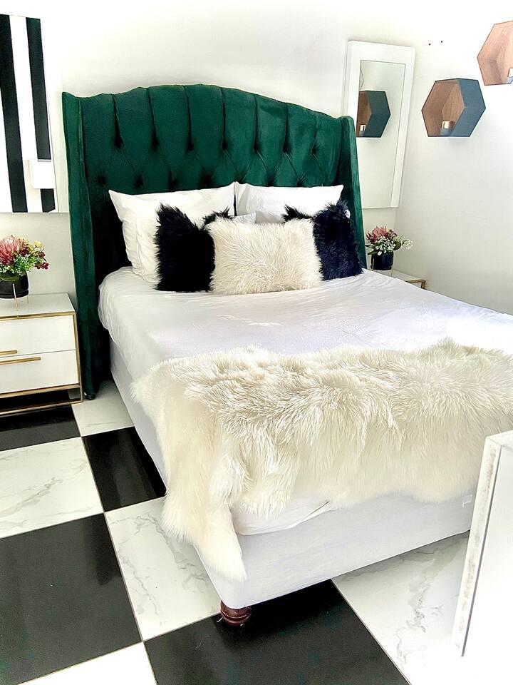 Cosy Luxurios  Space  In Dorchester Heights - East London