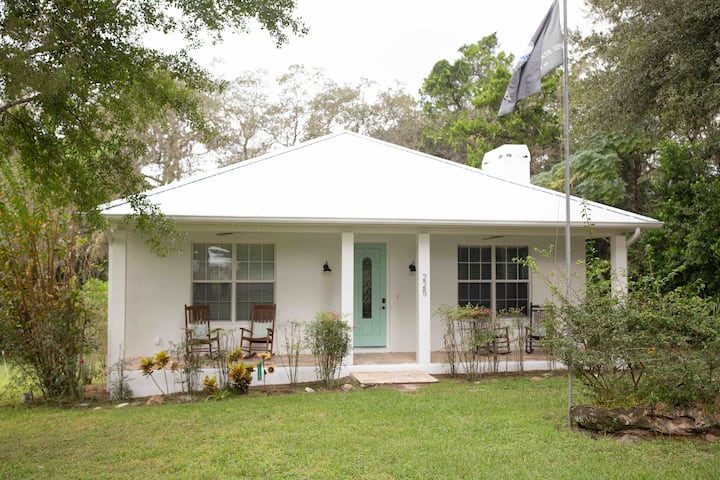 The Laurel - Beautiful Cottage On Private Acreage - Altamonte Springs, FL
