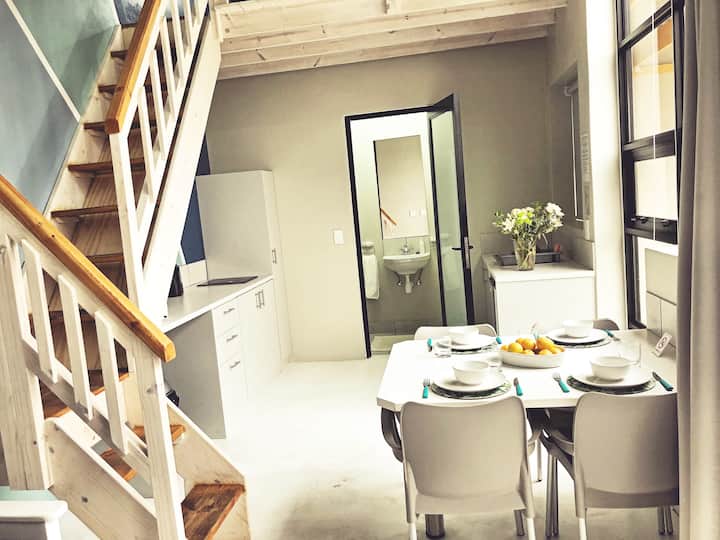 The Cabin Accommodation Loft Apartment - Swakopmund