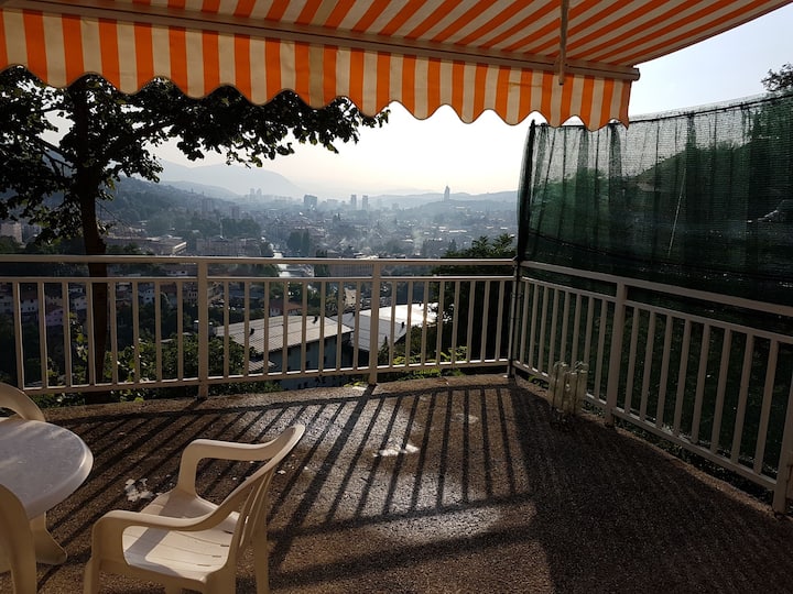App Old Town Near The Center Overlooking The City. - Sarajevo