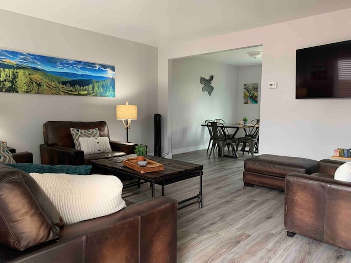 Gnp Basecamp: Newly Remodeled, Walk To Downtown - Columbia Falls, MT