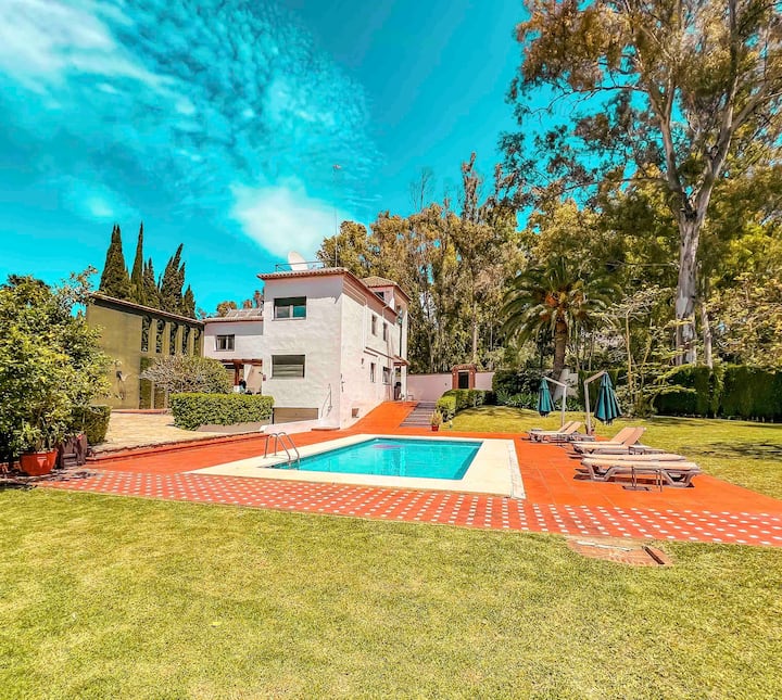 Gran Villa Con Piscina Cerca De Puerto Banús - Marbella