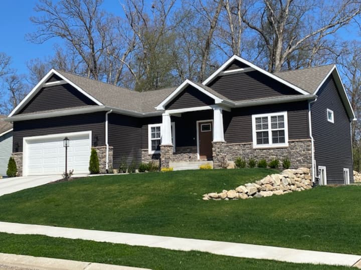 Relaxing Retreat-quiet 5 Star Property - South Bend, IN