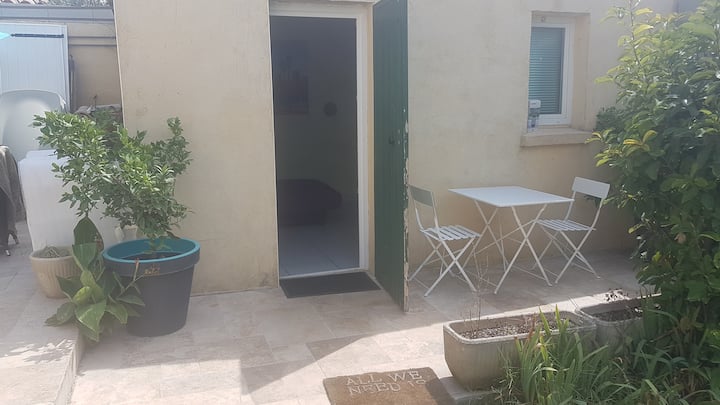 Studio Avec Piscine - Beaucaire