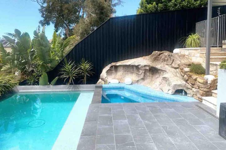 Curl Curl Studio - Manly