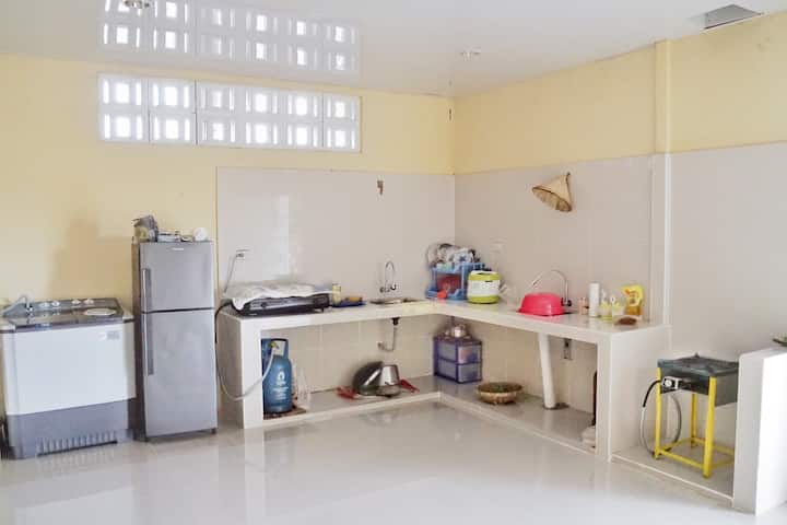 Private Room In Big Cottage By The Beach (1). - South Sumatra