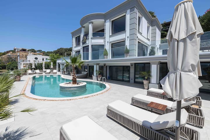 Beverly House!
Biggest Private Villa In Yalikavak! - Yalıkavak