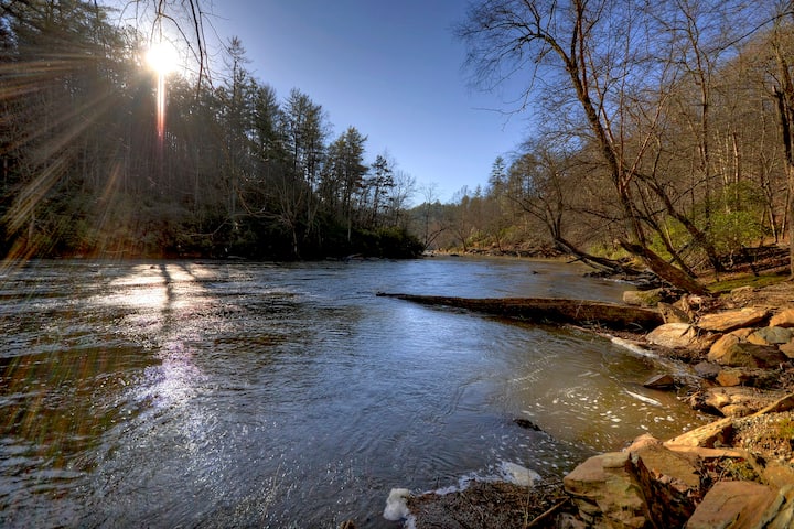Secluded Roaring River Escape W/amazing Amenities! - Ellijay, GA