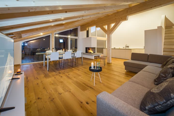 Grosse, Zentrale Dachwohnung - Grächen