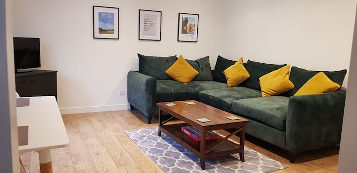 The Loft. 1 Bed Apartment, 5 Min Walk To Town - Warwickshire