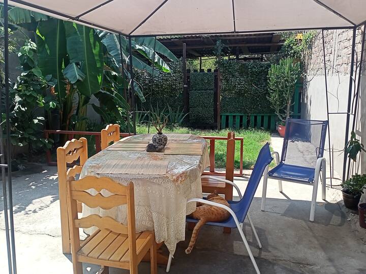 Casita En Cercado De Lima A Precio De Habitación - Lima