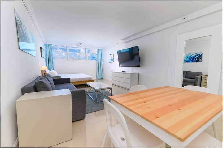 Xl Studio W King Bed, Miami-beach, Free Parking - Miami Beach, FL