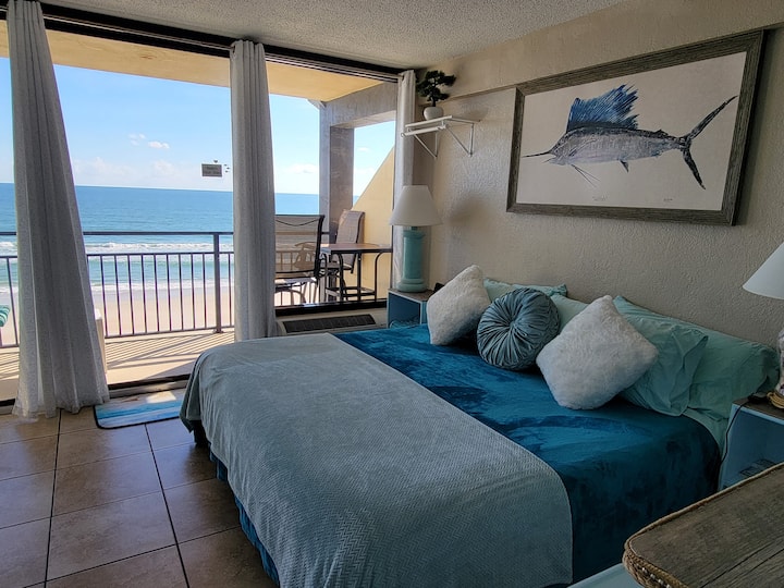 Plush Top Floor, Ocean Front, King Bed, Full Kitch - Daytona Beach Shores, FL
