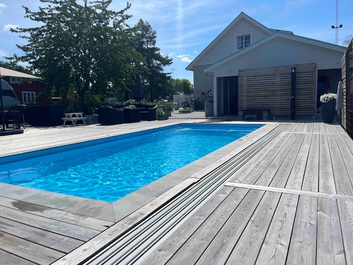 Trevlig Villa Med Stor Pool - Kalmar