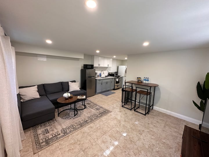 Cozy 1br Garden Apt W/ Private Backyard - Co-Op City, NY