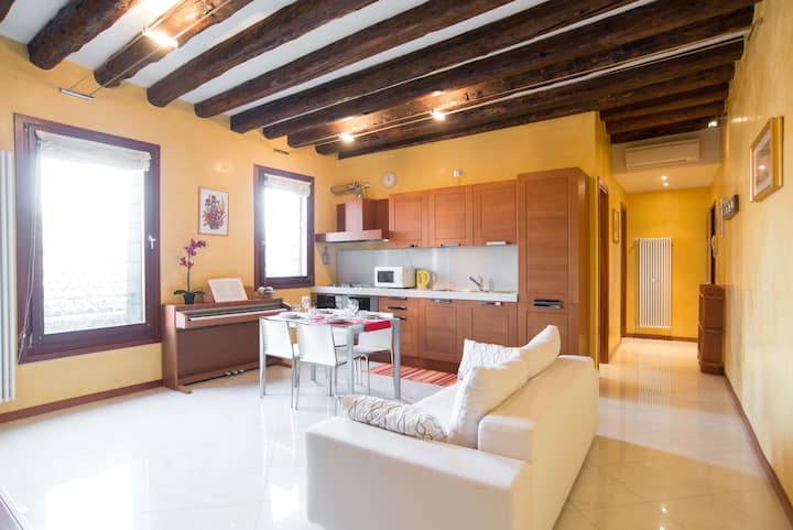 Elegant And Wide Flat 5 Min From The Train Station - Venetië