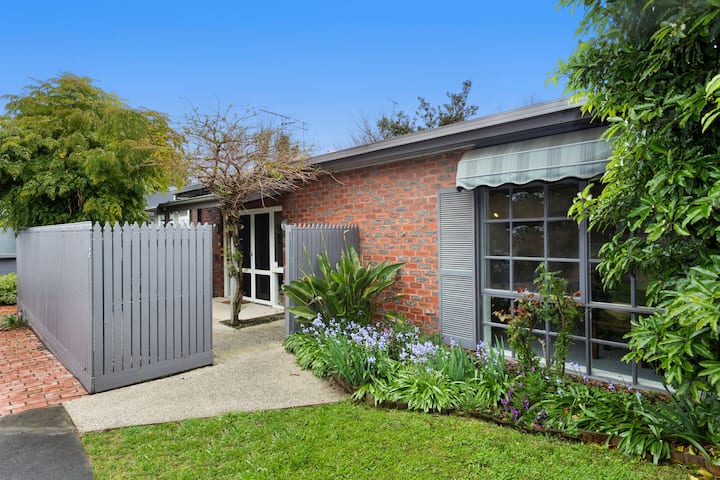 Spacious Retreat With Gaslog Fire (Pet-friendly) - Ocean Grove