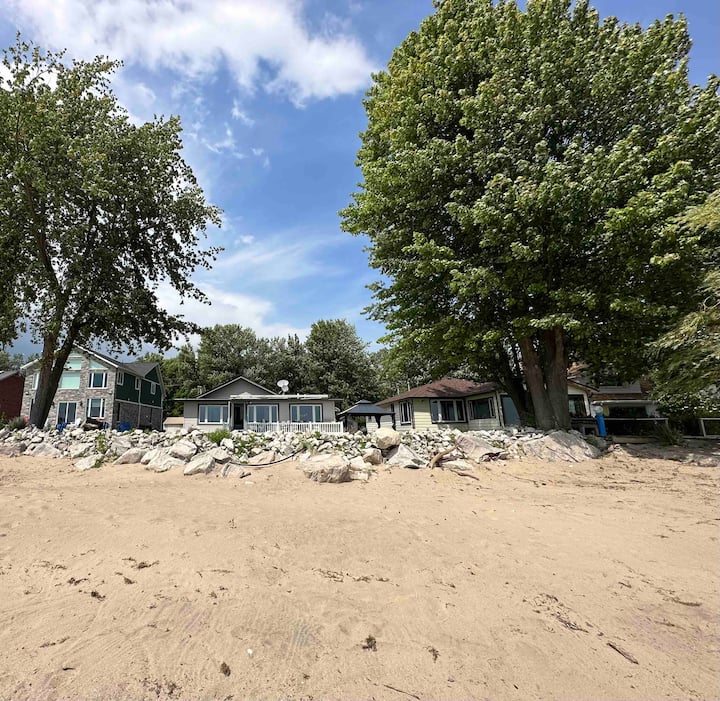 Lake Erie Gem - Amherstburg