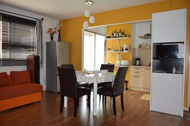 Comfortable Flat Near Veijthani Hospital (65 Sqm) - Bang Kapi District