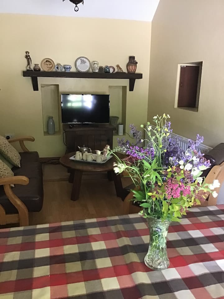 Charming Old World Cottage Near Adare - Clare County