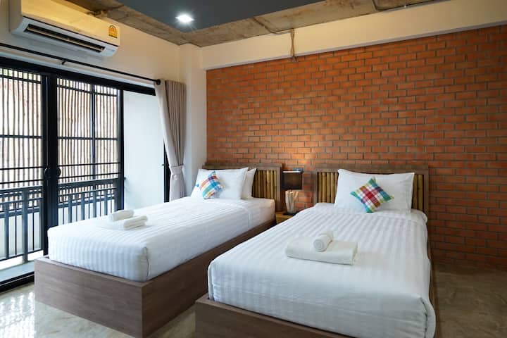 Front Twin - Ubon Ratchathani