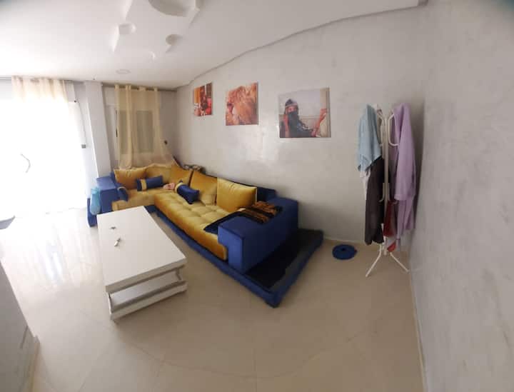 Superbe Studio Bien Situé Avec Parking Sur Place. - シャウエン