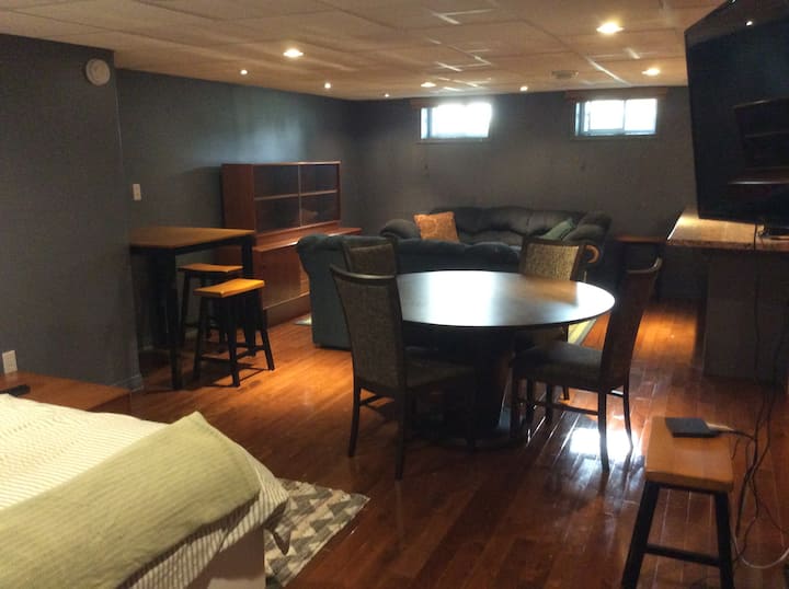 Beautiful Clean Apartment, Safe & Quiet - Thunder Bay