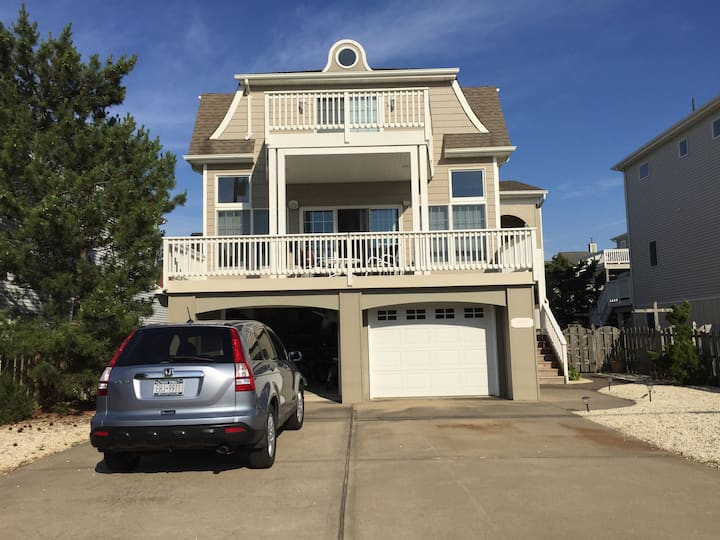 Beach Haven Heaven W/ Water Views, 2 Blk To Beach - Beach Haven, NJ