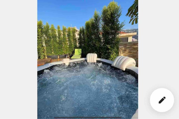 Penthouse Facing Sea, Near All Facilities/hot Tub - Lebanon