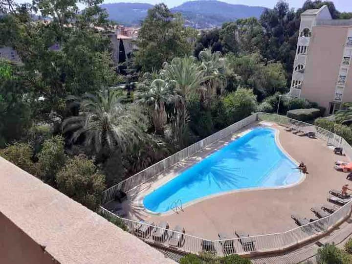 Agréable Studio Terrasse + Piscine + Parking Privé - Hyères