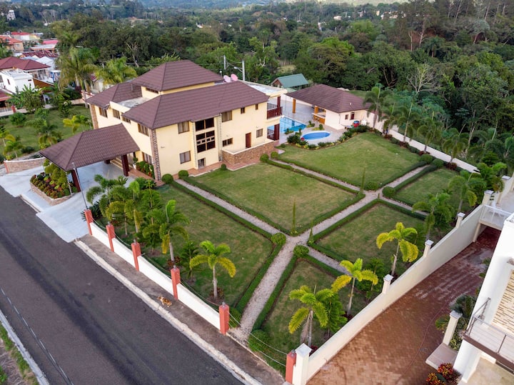 Villa Jarabacoa Con Piscina/bbq/7dorm/vistas - Jarabacoa
