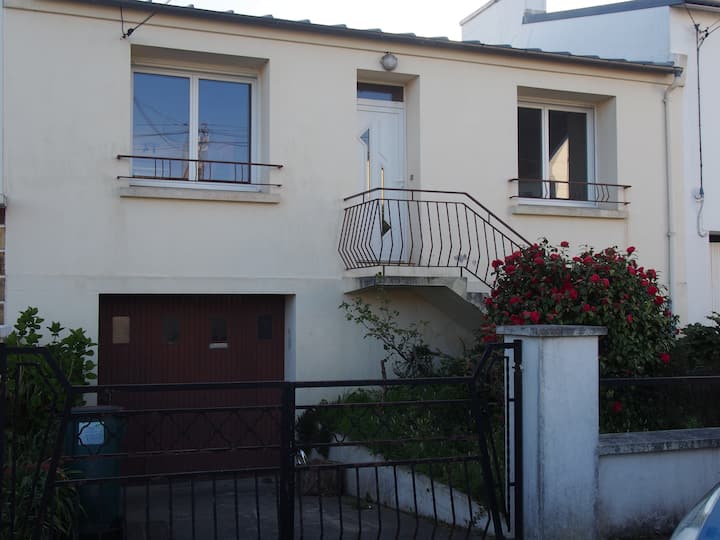 Maison Familiale Proche Du Centre Avec Jardin Clos - Brest