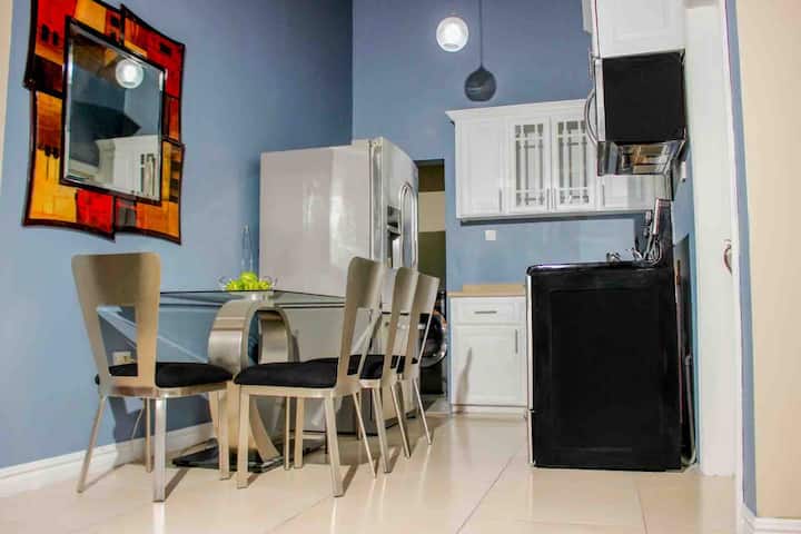 Luxury Gated Apartment - Kingston, Jamaica