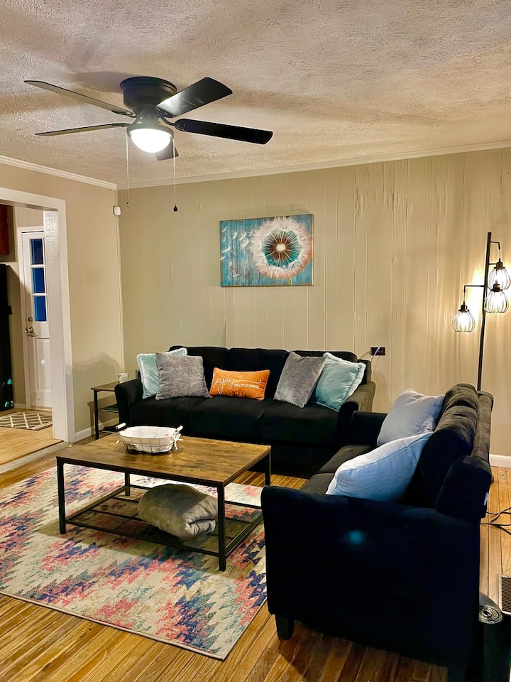 Cheerful Home ~2 Kings+game Room~ - Starkville, MS