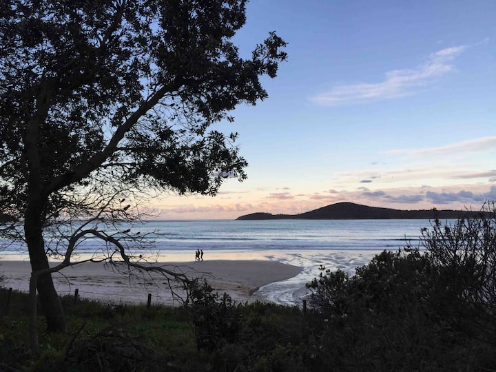 Fingal Bay 
: Tennis Pool Beach Coast Walks 3 Bed - Fingal Bay