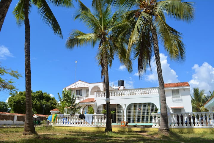 Tulia Backpackers; Budget Double Room - Mombasa