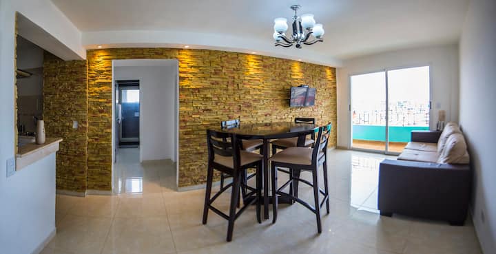 Luxury Neptuno | Sea View | Wifi | Central Havana - Cuba