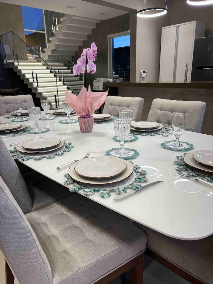 Luxuoso Sobrado Com Piscina E Prainha Região Nobre - Dourados