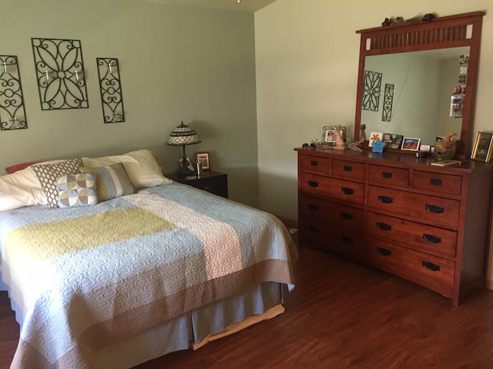 3 Bedroom Fort Collins Townhome With A View - Fort Collins, CO