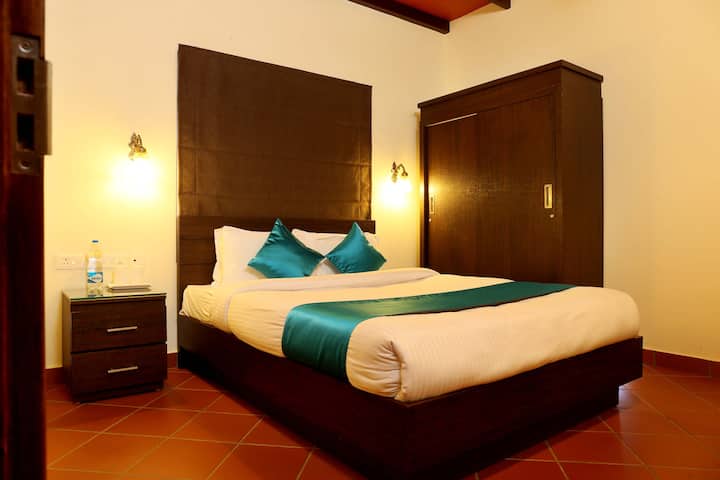 Field View Estate Bungalow - Wayanad