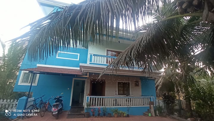 Gayatri Kunj Home Stay, Spacious 3 Bhk Near Baga. - Goa