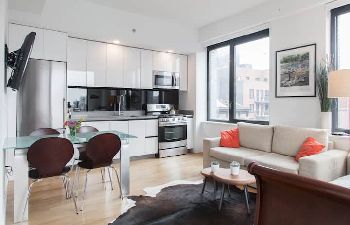 Sun Drenched Studio - Manhattan, NY