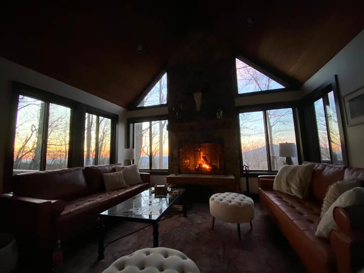 Panorama Peak Lodge-4 Bedroom With Sweeping Views - Wintergreen Resort, VA