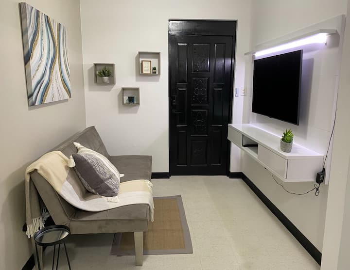 L17-a5: 1 Bedroom Apt, Your Convenient Stay. - Caguas
