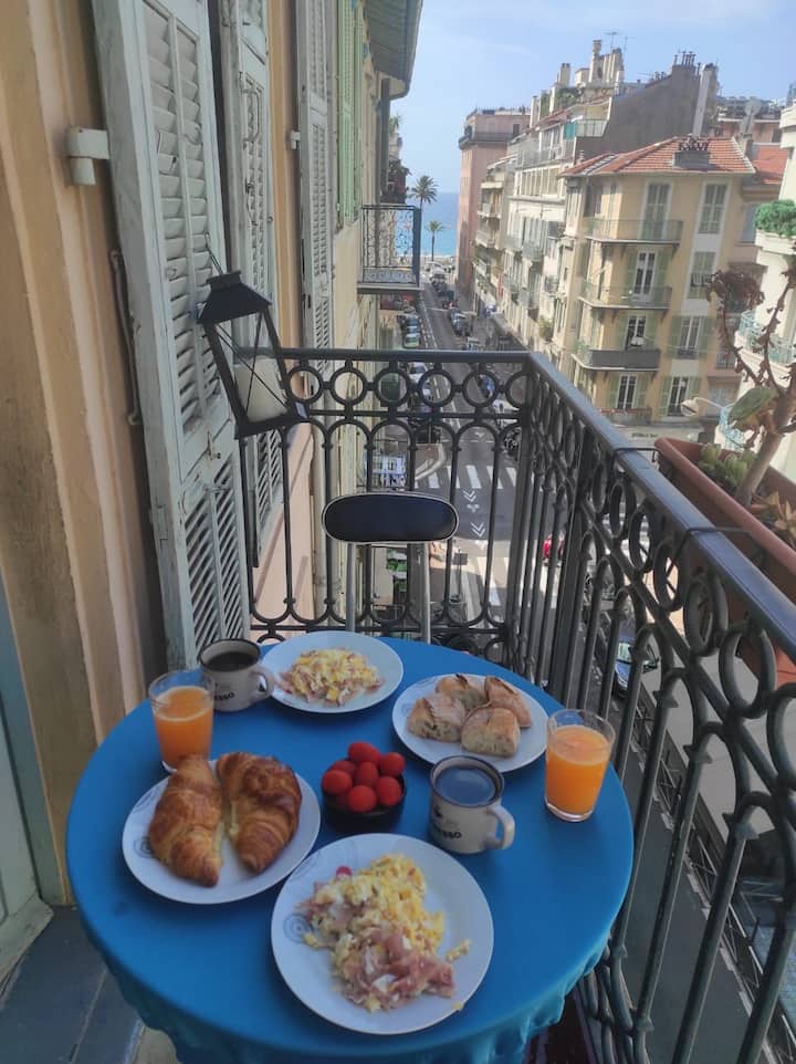 Appart Avec Vue Sur Mer, 200 Mts De La Promenade. - Nice
