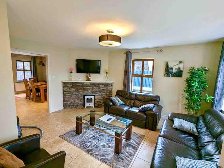 Stylish 3bed Dingle Freeparking 8min Walk Downtown - Dingle